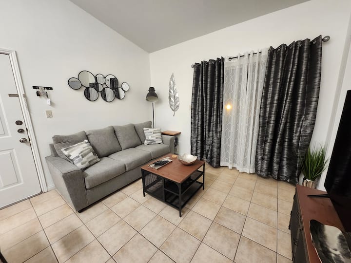 Clearwater Condo Awaiting Your Stay - King Bed - Clearwater, FL