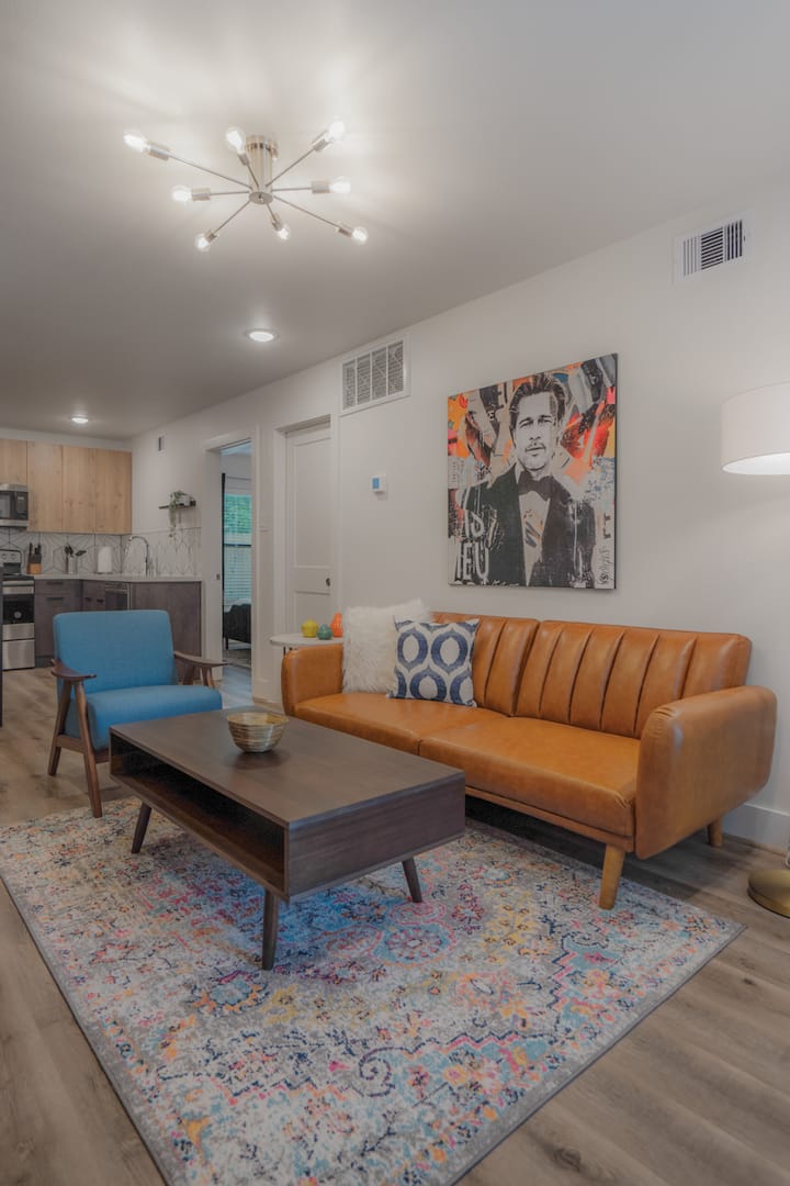 The Barbee 142 - Courtyard Views From The Barbee - Houston, TX