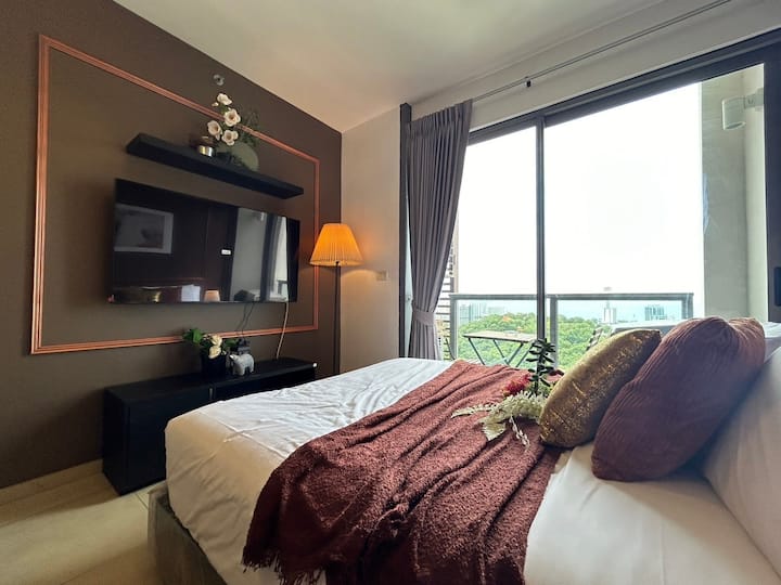 3bed Elegant 37f Seaview W/pool - Pattaya City