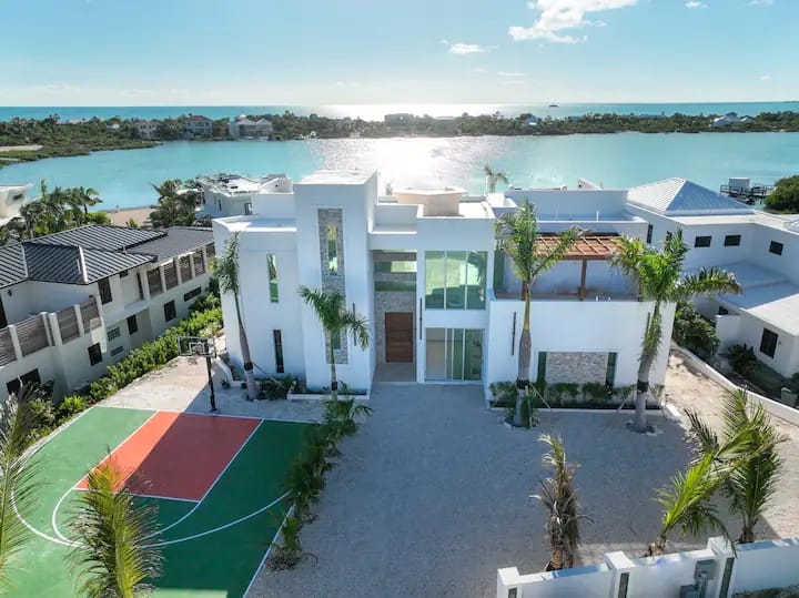 Luxury 5 Br Private Beachfront Villa - The Bahamas