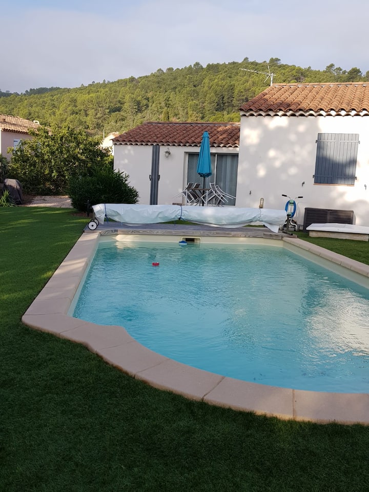 Studio Pour 4 Personnes - Le Luc