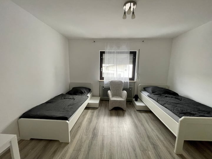 Apartment Mit 2 Schlafzimmer +Küche/essen + Bad - Rastatt