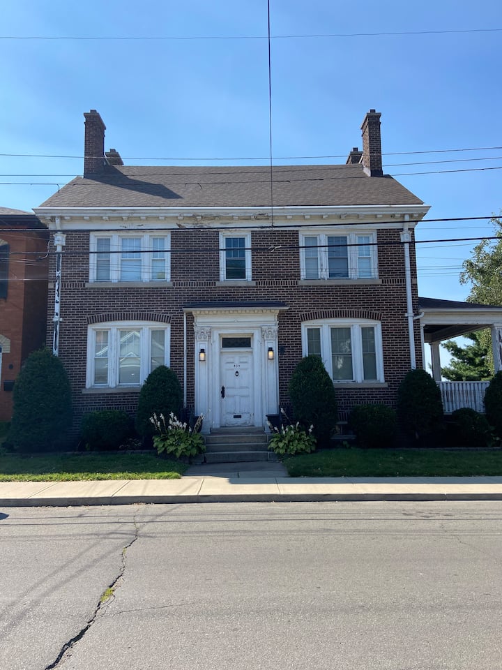 Benjamin Kerr Waterfront
House - Hamilton