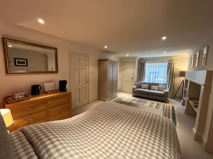 Self-contained Central Suite - Edinburgh