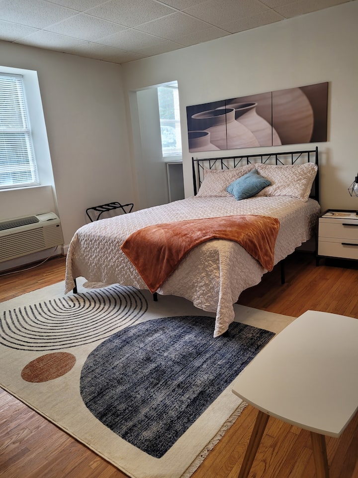 Entire Studio-elizabeth/midwood - Charlotte