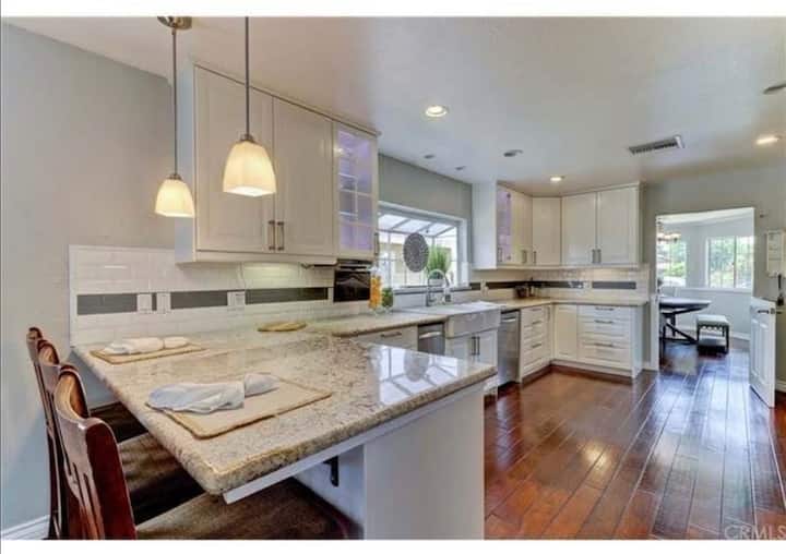 # Private Room, Spacious&wide N - Bellflower, CA