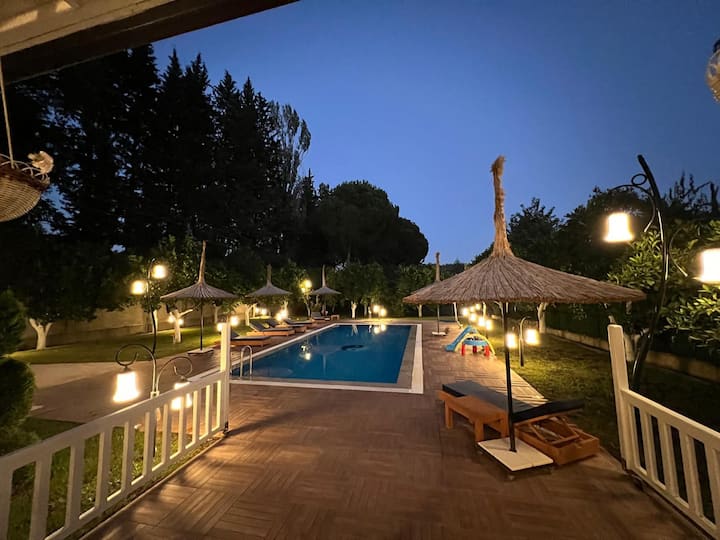 Doğa Ile Içiçe , Gözlerden Uzak. - Kemer