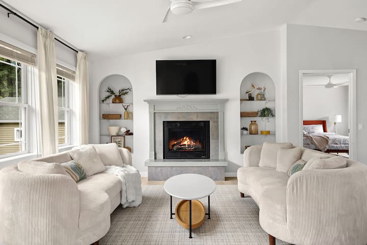 Waterfront | Hot Tub | Sleeps 15 - Pickwick, MN
