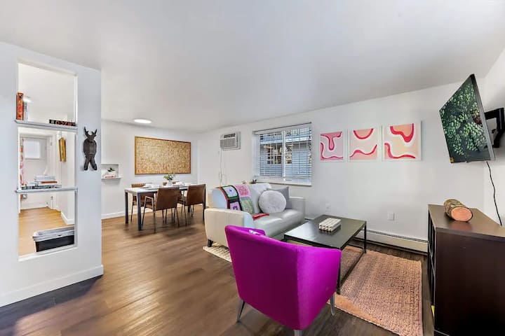 New Pretty In Pink Apt 15 Min To Downtown - Englewood, CO