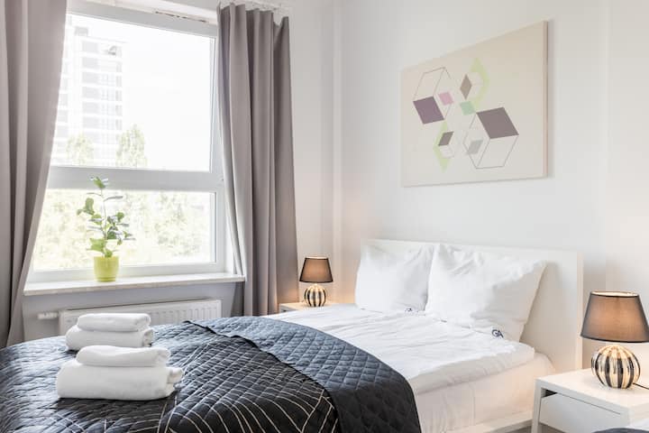 Central Apartments Warsaw - 9 People - 2 Bedrooms - ワルシャワ