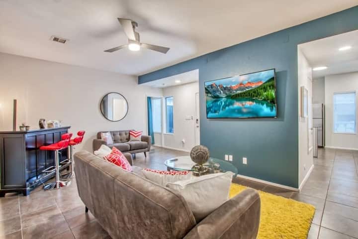 Sleek Modern 4br Near Fort Bliss - El Paso, TX