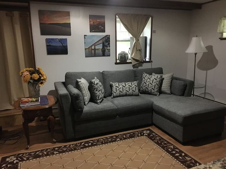 Peaceful Home (Full Kitchen, Washer/dryer) - Highland