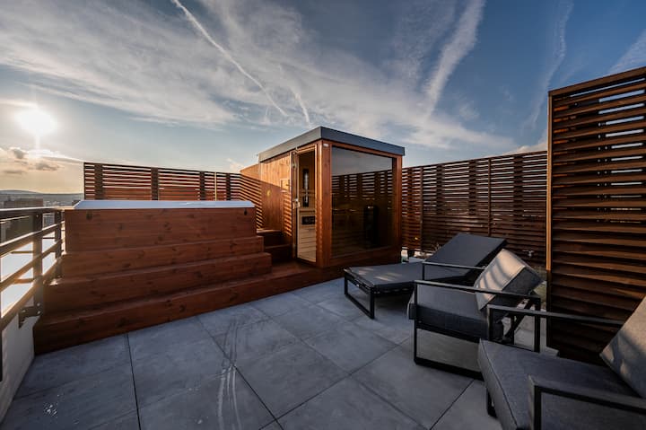 Skyluxe Old Town Penthouse - Košice