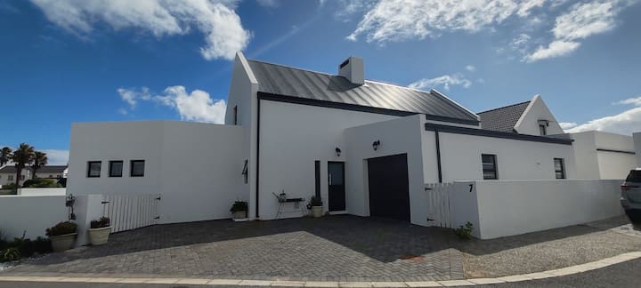 Alikreukel  - Coast Gem | Sleeps 6 + Walk To Beach - Saint Helena Bay