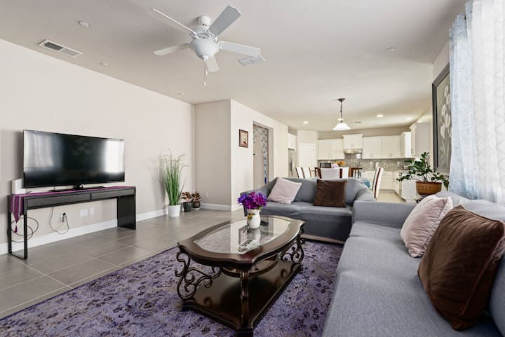 Modern Spacious 5br Oasis - Sacramento