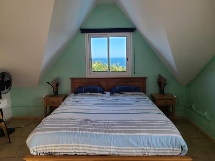 Très Grande Chambre à Louer - Saint Joseph