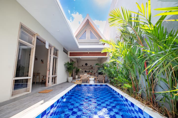 Brand New Private Villa, Near The Beach, Huge Pool - Kuta