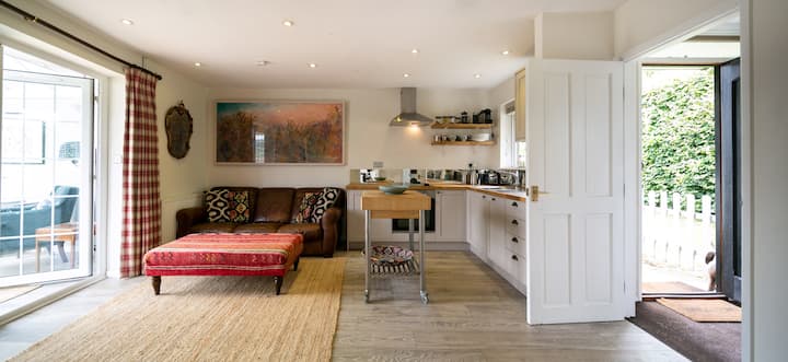 Idyllic Rural Retreat With Optional Bespoke Yoga - Shere
