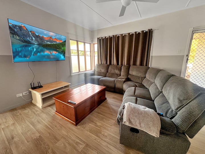 Charming Three Bedroom Cottage - Atherton