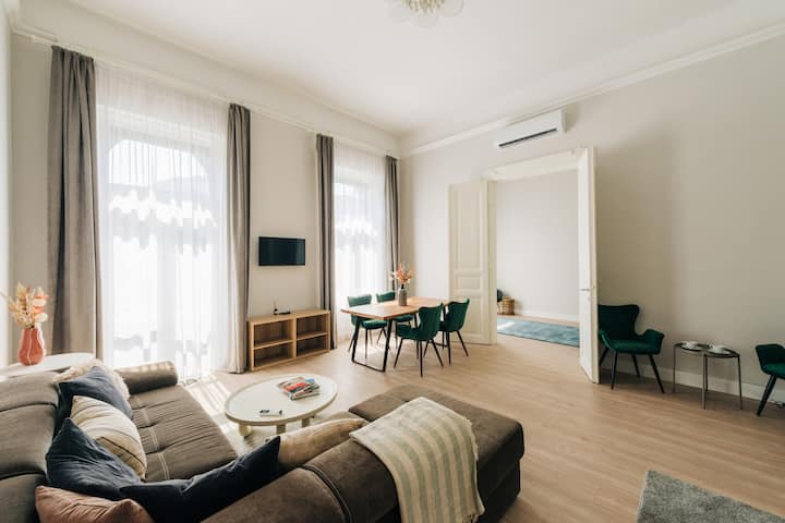 Cozy, Stylish Flat In The Center - Budapesta