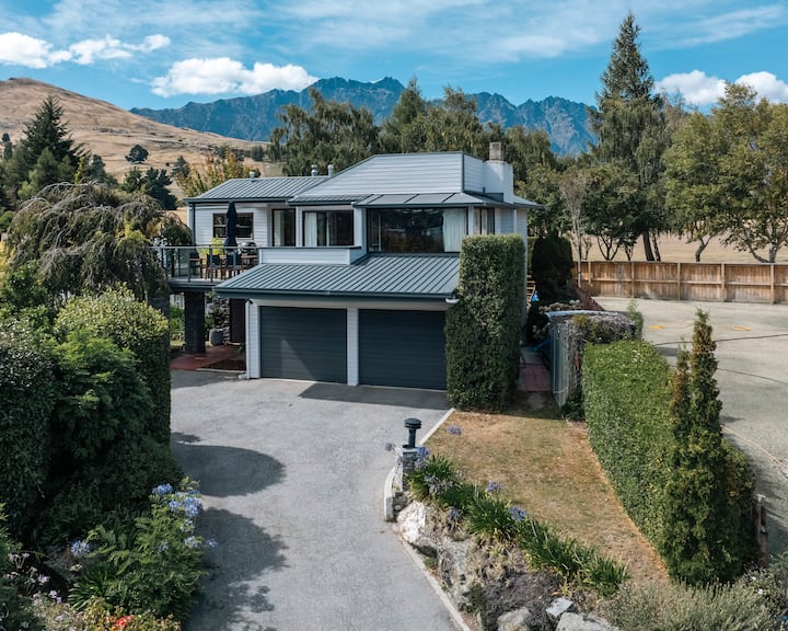 Sun, Pool, Park And Space. - 