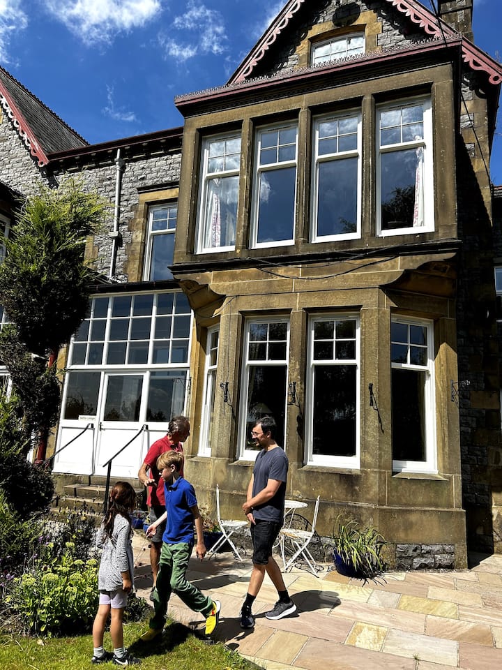 Dbl Rm In Old Victorian School - Settle