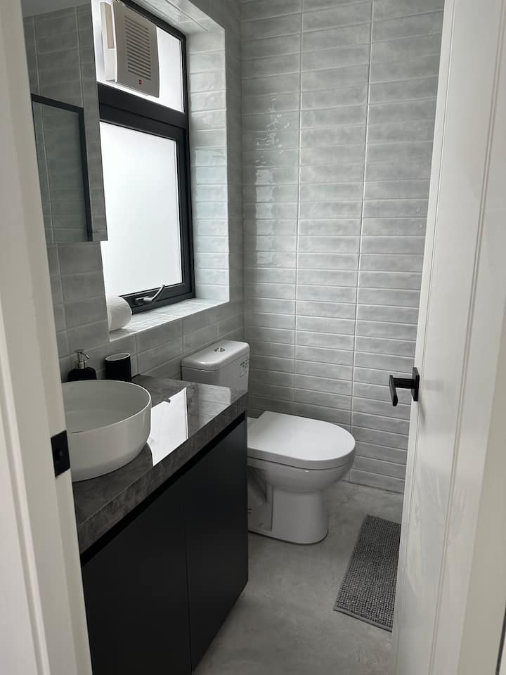 Stunning 2 Bed Rooftop Apartment - Hong Kong