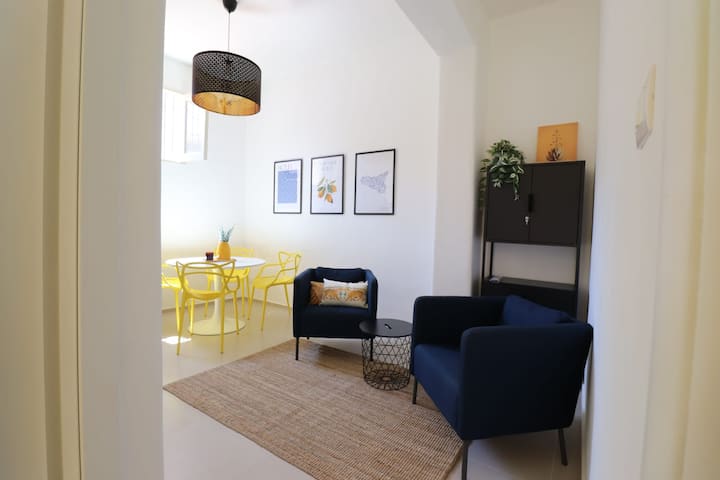 Central Catania - Sicilian Designer Apartment! - Catania