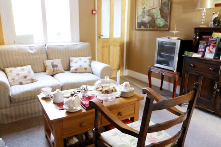 Morgan - Twin - En-suite - Ledbury