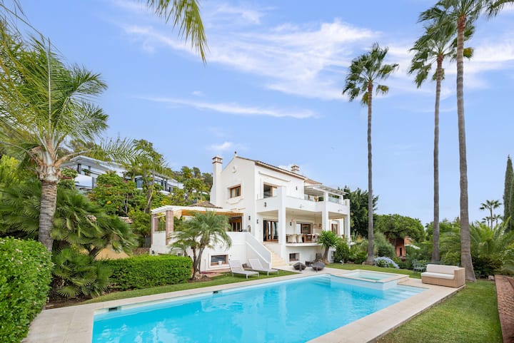 Villa Palma - Luxury Retreat, Pool & Gym - Marbella
