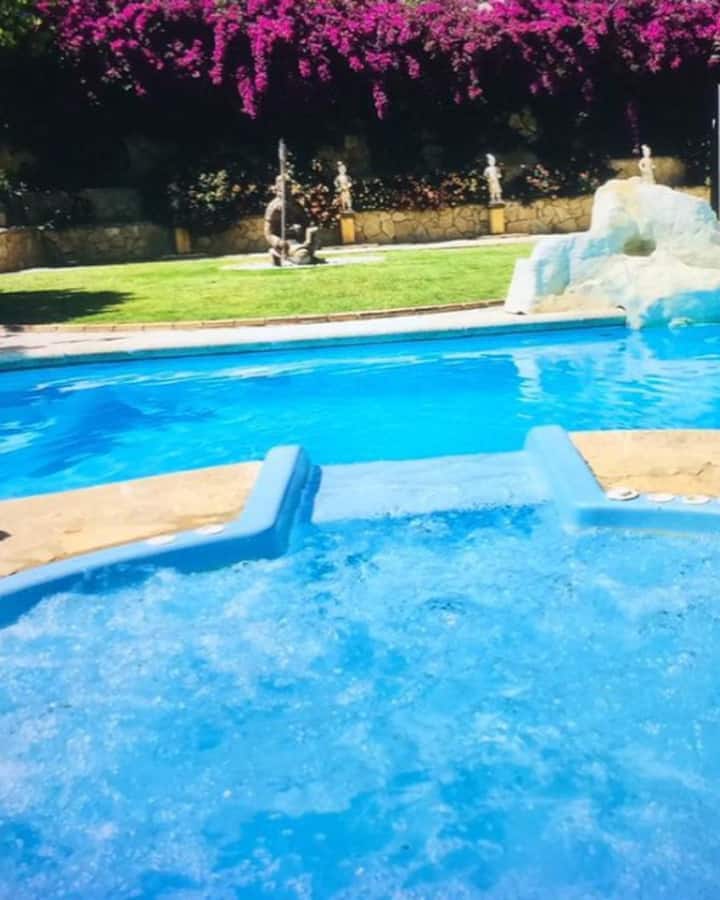 Espectacular Villa Piscina Jardín Y 8 Habitaciones - Siurana