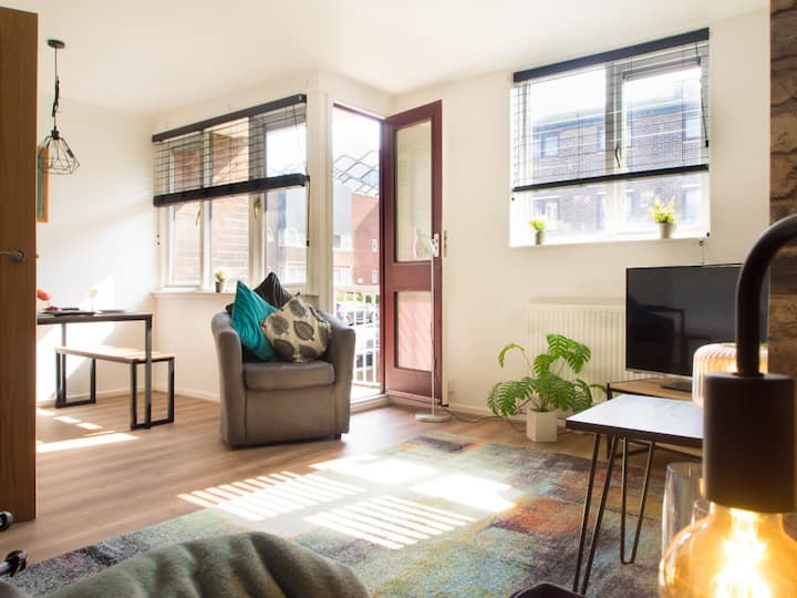 Diamond House - 3 Bedroom House - Sheffield, UK