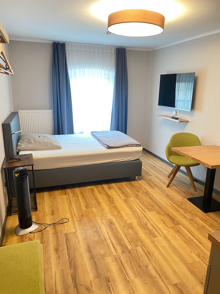 Motel Q - Zimmer 205 Mit Küche - Dingolfing