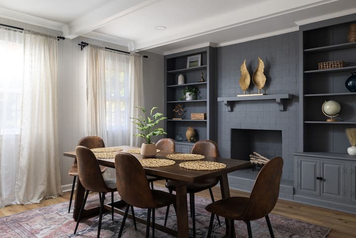 The Gathering Spot | Newly Renovated | 5 Bedrooms - Lake Higgins