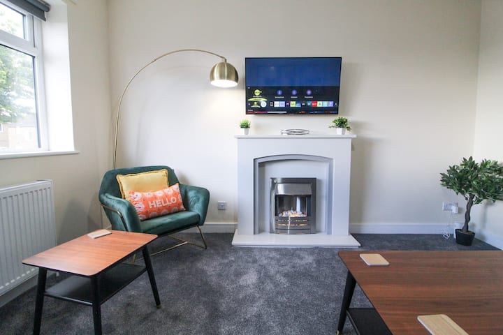 Modern 3 Bed Home, Contractors Welcome, Bradford - Bradford