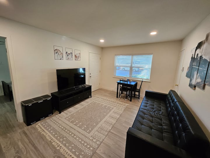 Home Near Downtown Sunnyvale - Sunnyvale, CA