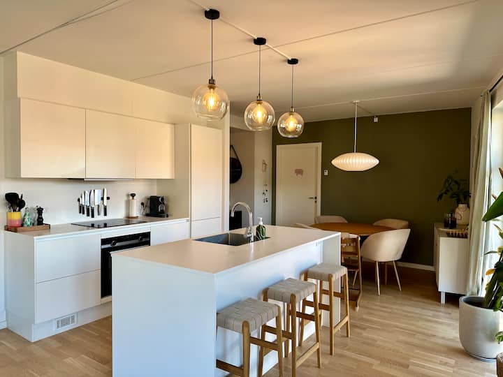 Light & Spacious Apt Near Metro - Copenhague