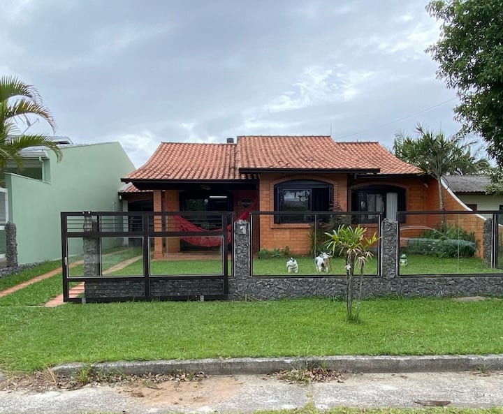 Casa Ampla Com 3 Quartos Grandes - Arroio do Sal