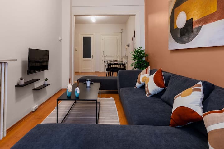 Spacious 2br Historic Apt. In Central Taksim - İstanbul