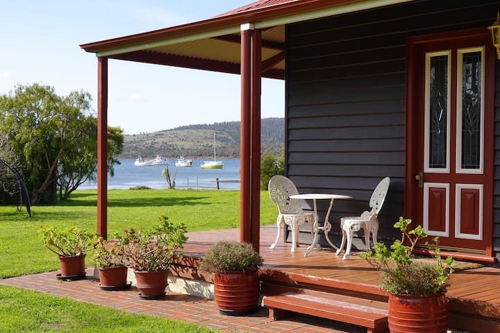 Waterfront Casilda House - Central W/ensuites - Dunalley