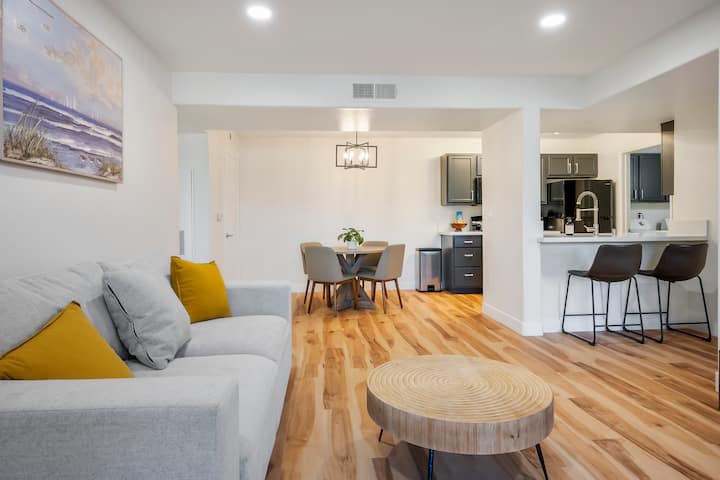 Monthly Discount-sevenhills Oasis- Modern Condo - 亨德森
