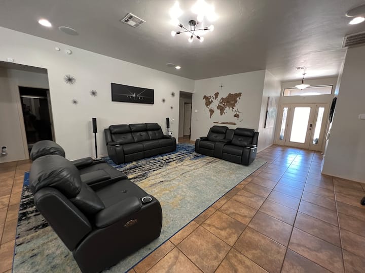 Spacious Home Mins Away From White Sands Park &Afb - Alamogordo, NM