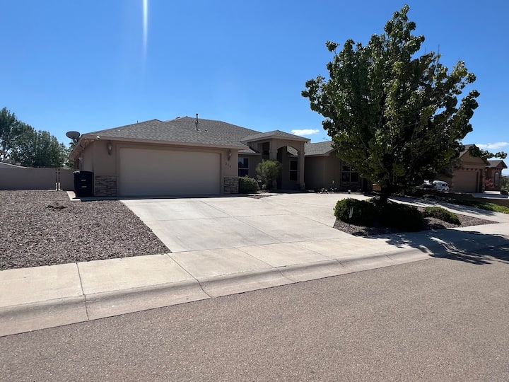 Spacious Home Mins Away From White Sands Park &Afb - Oliver Lee Memorial State Park, Alamogordo