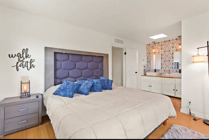 Beautiful-cozy2br & 3bath House - El Paso, TX