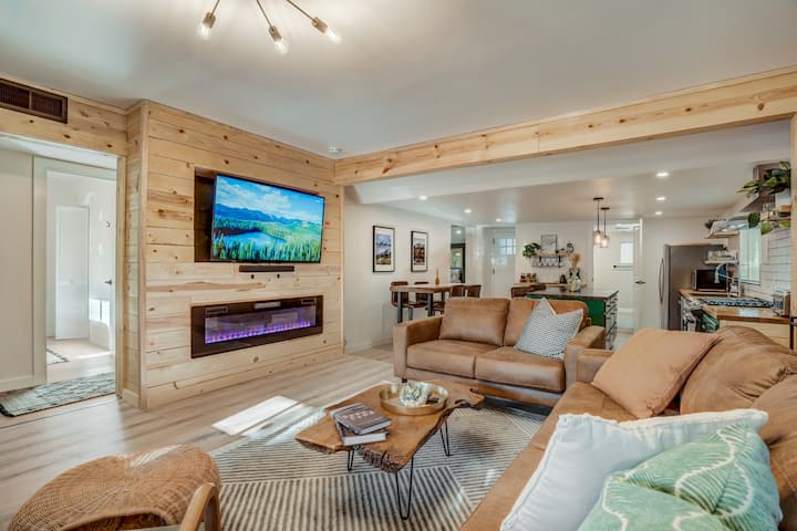 Ivywild Cottage | Mountain-chic Retreat - コロラド州