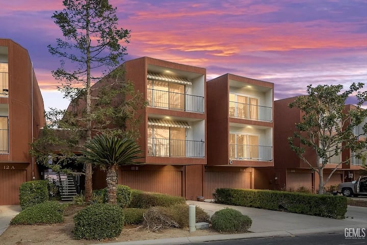 Condo W/ Panoramic Bluffs View - Bakersfield, CA