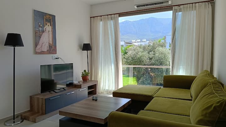 Zeytinlik 2+1 Daire Merit Park Otele 5dkk Mesafe - Girne