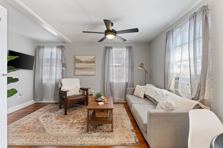 Downtown Apt Above Coffee Shop | Pet-friendly - Fredericksburg, VA