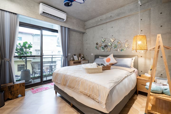 Smartstay 陌上花開 -陽台豪華冷暖電梯6x7浴缸套房 201 - 南投市