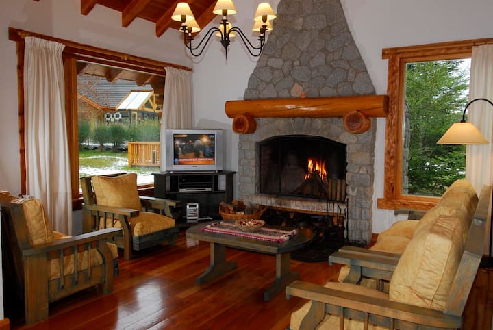 Cabaña Nº 5 - 180 M - 7 Pax - Piscina Climatizada - Villa La Angostura